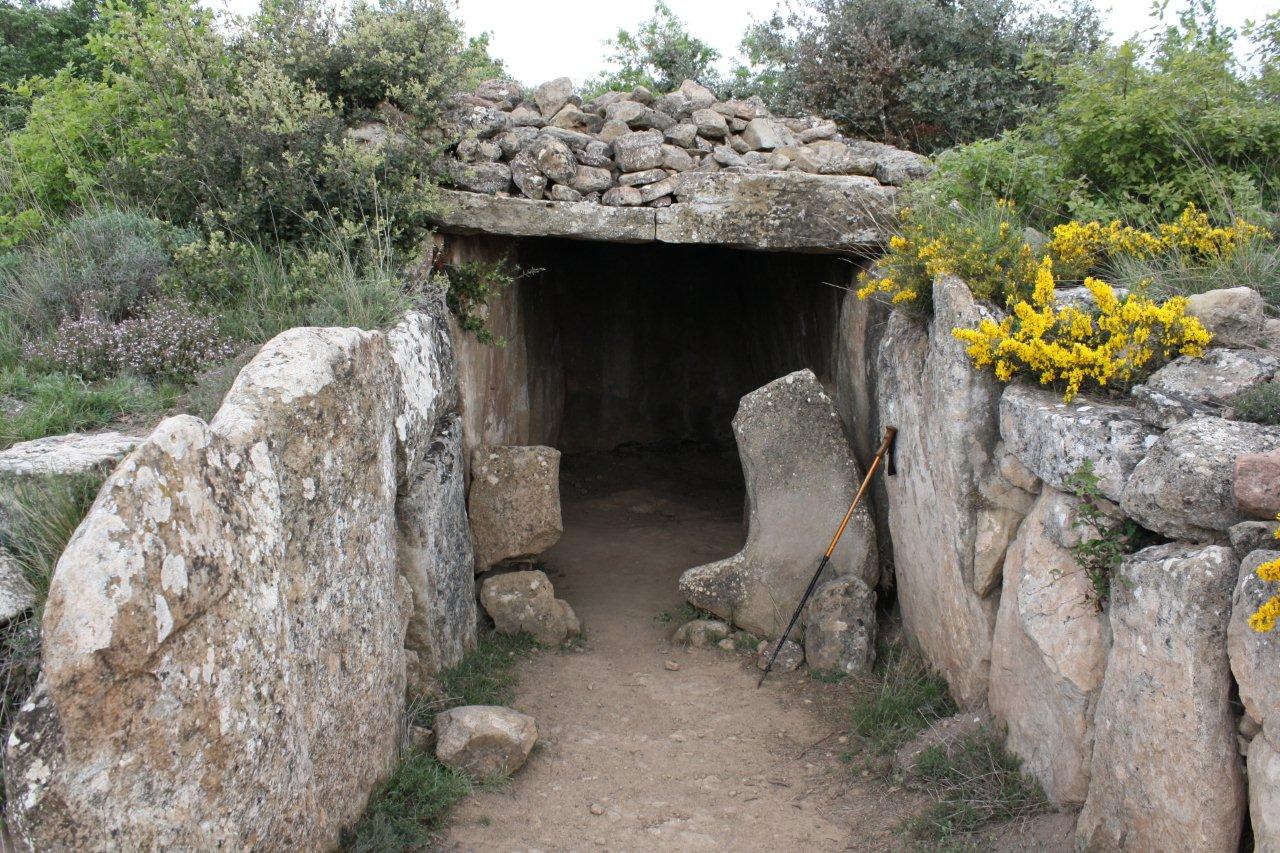 Conèixer Catalunya: DOLMEN DE LA VILA DE GOLA DE BOUS. EL SOLSONÈS