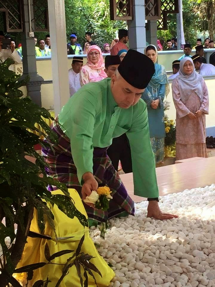 WARISAN RAJA & PERMAISURI MELAYU: Istiadat Ziarah Makam Tok Temong.