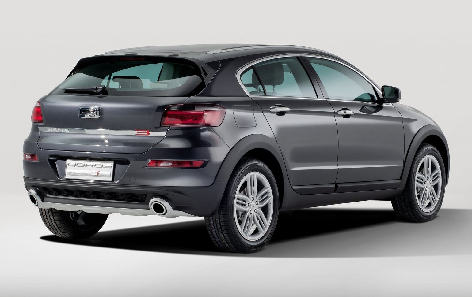 Qoros apresenta conceitos Cross e Estate