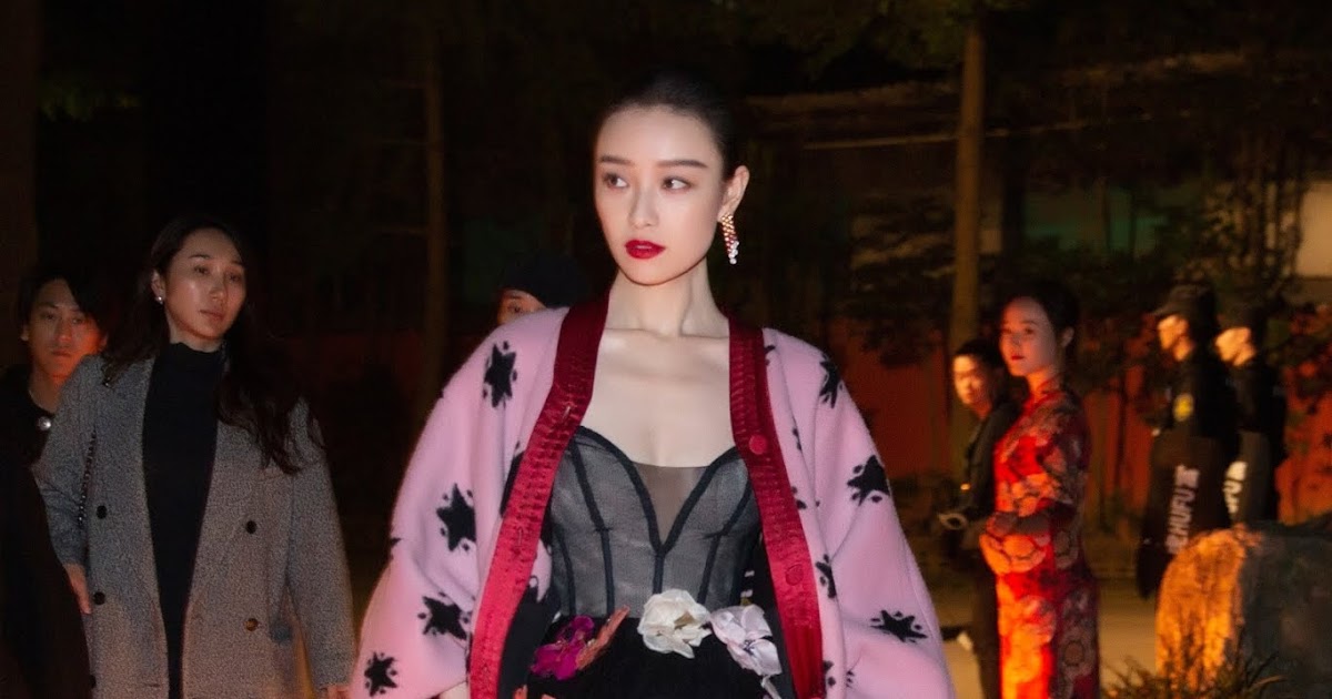 China Entertainment News: Ni Ni poses for photo shoot