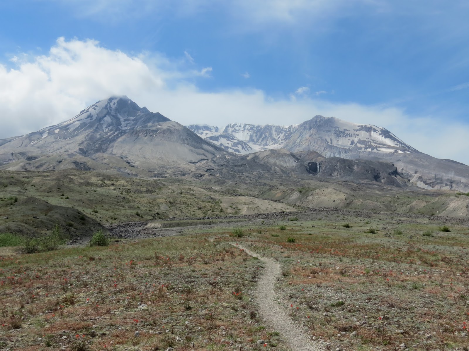 Hiking to Loowit Falls