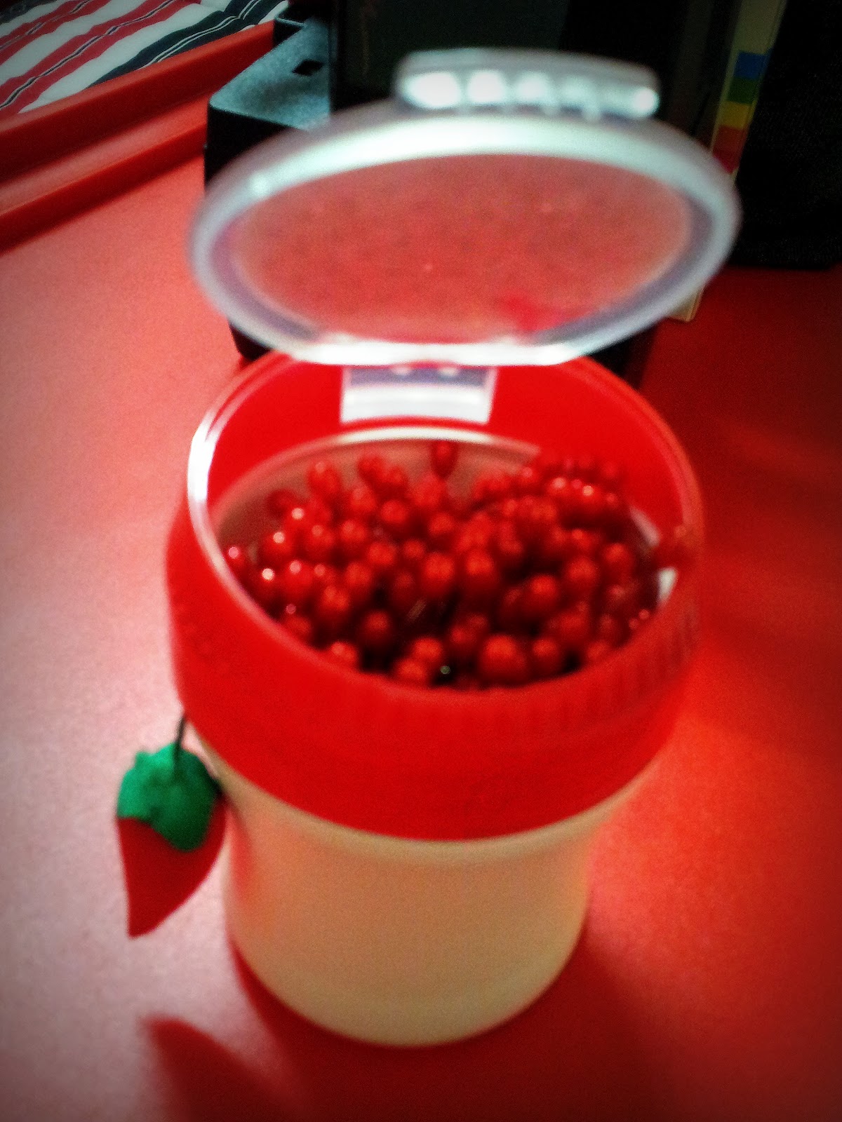 ♥ Sweet Tresa ♥¸¸.•*¨*•: DIY Recycle Skittles Container into A Sewing ...