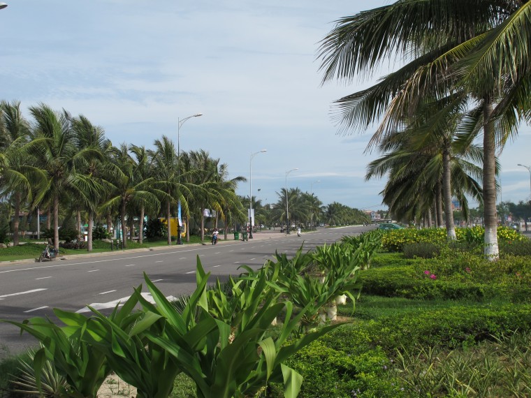 Xin chao!: Vietnam beautiful beaches, islands and bays