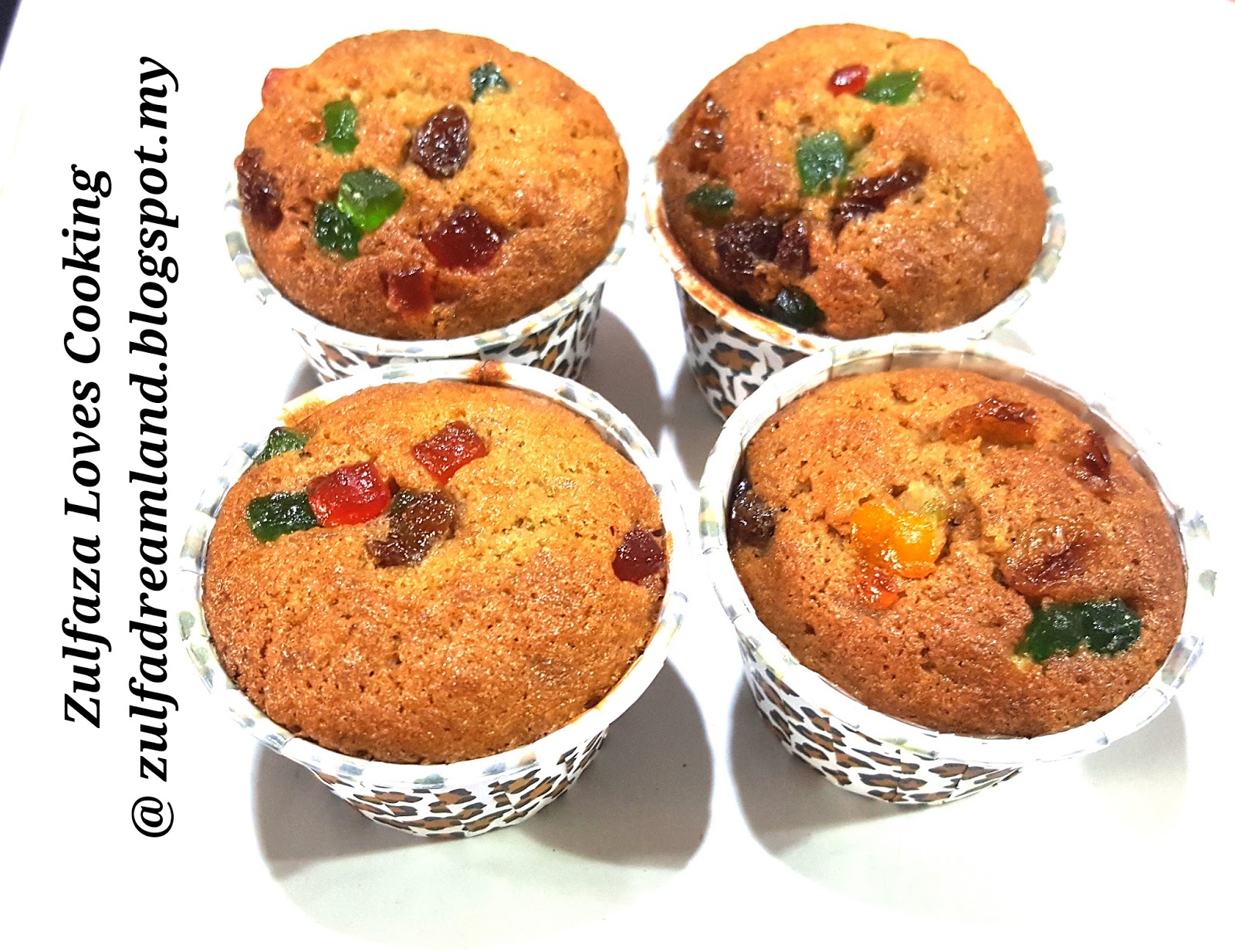 ZULFAZA LOVES COOKING: Kek Cawan Pisang Gebu (Banana Cupcake)