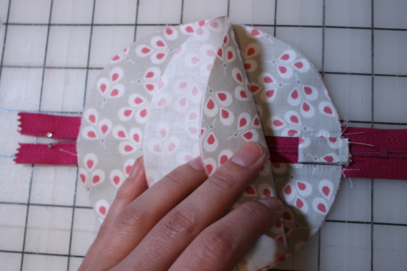 Awaiting Ada: Fat Quarter Friday: Circle Zipper Pouch - Binky Pouch