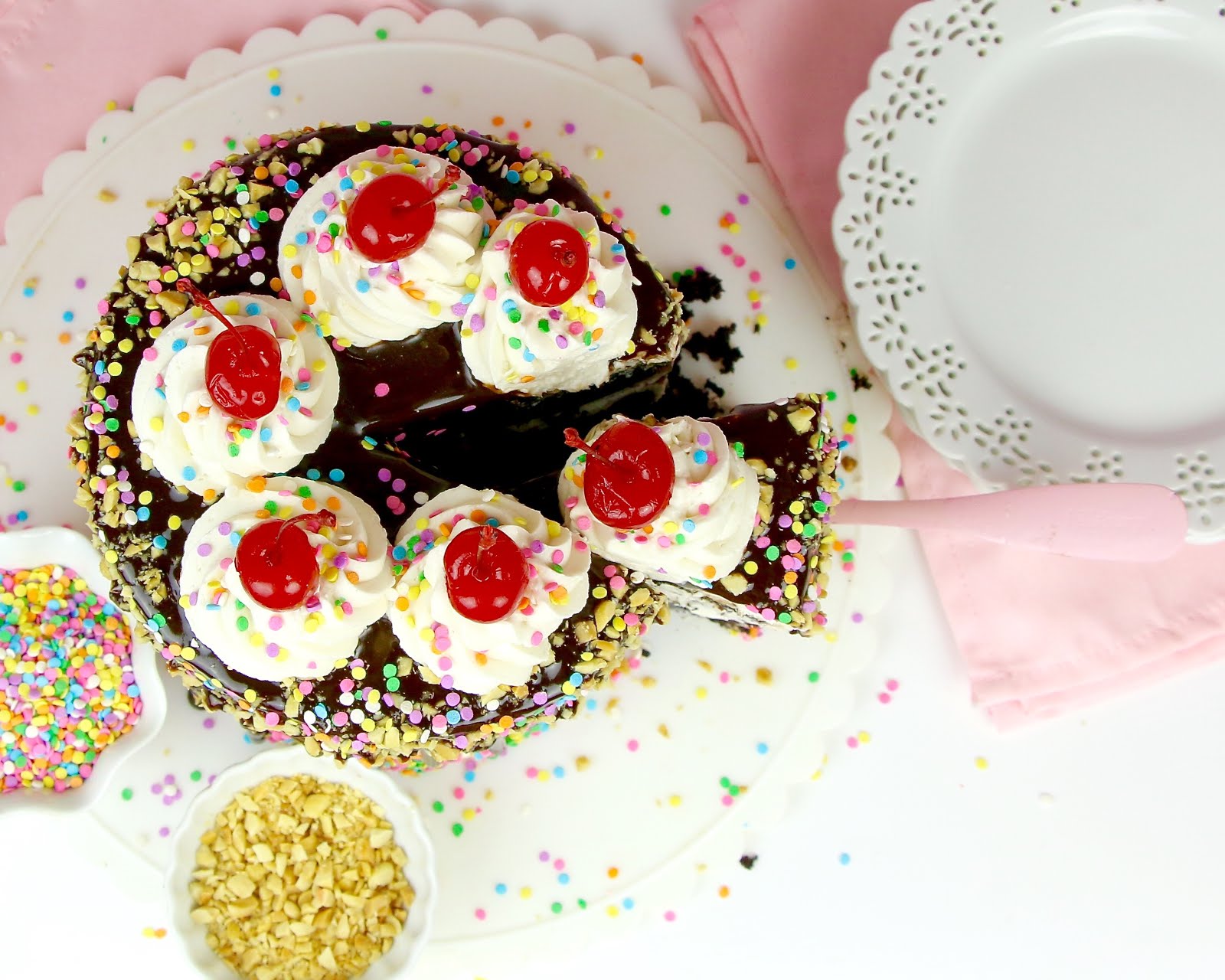 {VIDEO} Chocolate Fudge Sundae Drip Cake - The Lindsay Ann