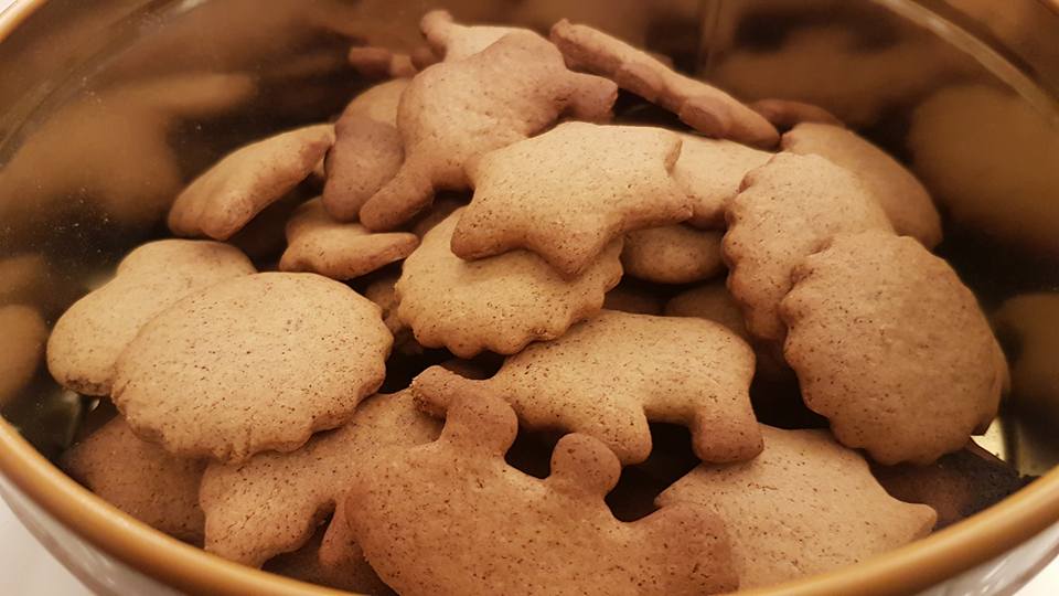 DELICIOUS TEA BISCUITS WITH GINGER AND CINNAMON ~ Macedonian Cuisine