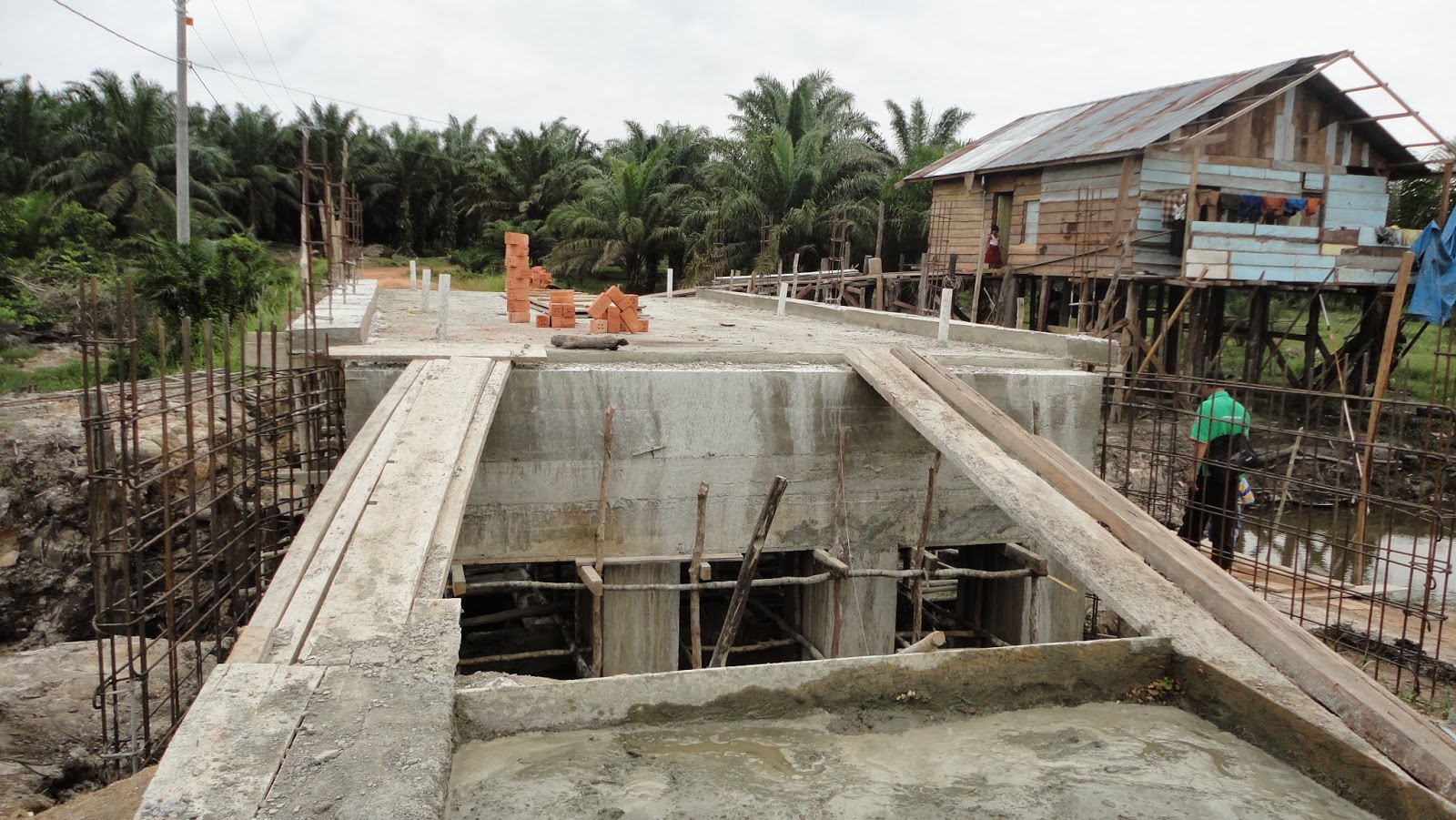Pembuatan Jembatan Beton Desa Berkah Kecamatan Sungai Bahar TA.2013 ...