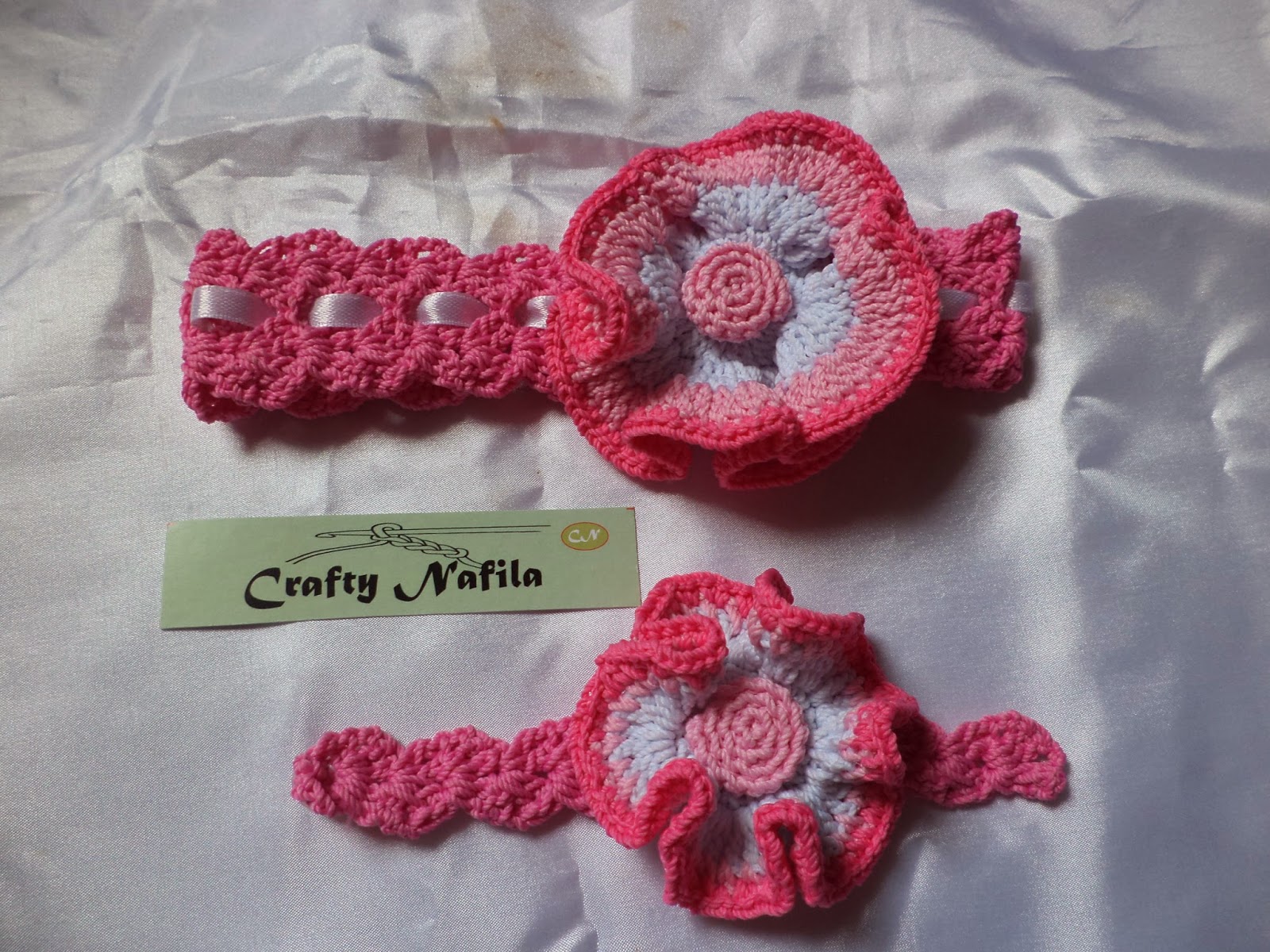 RAJUTAN "CRAFTY NAFILA" bros, bando, gelang rajut, topi, sepatu bayi