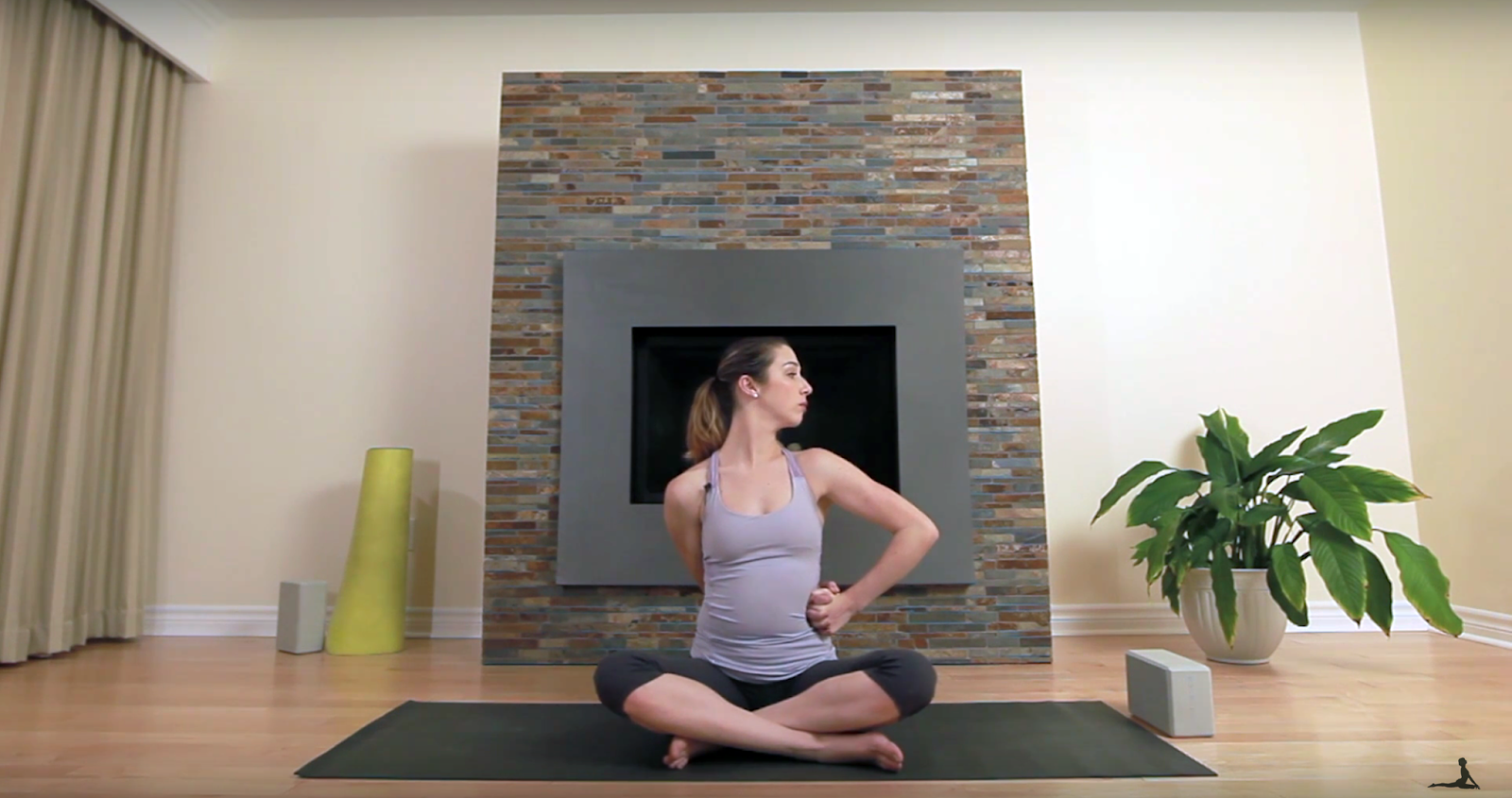 Yoga Side Body Stretch - 6 poses to target obliques, IT band and neck ...