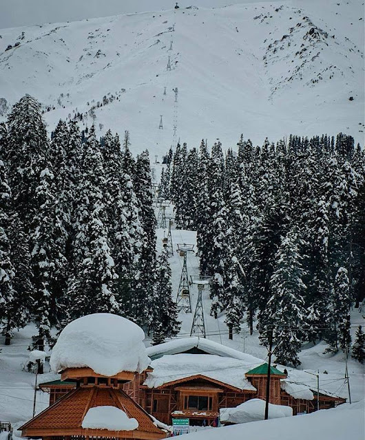 Arjunpuri in Qatar: First snows transform Kashmir into a mystical ...