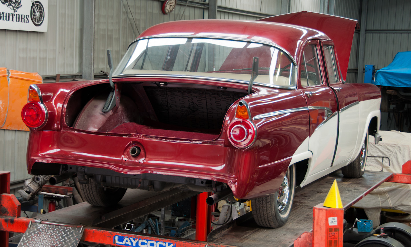 Hodgey's Hot Rods and Customs: '56 Ford Customline