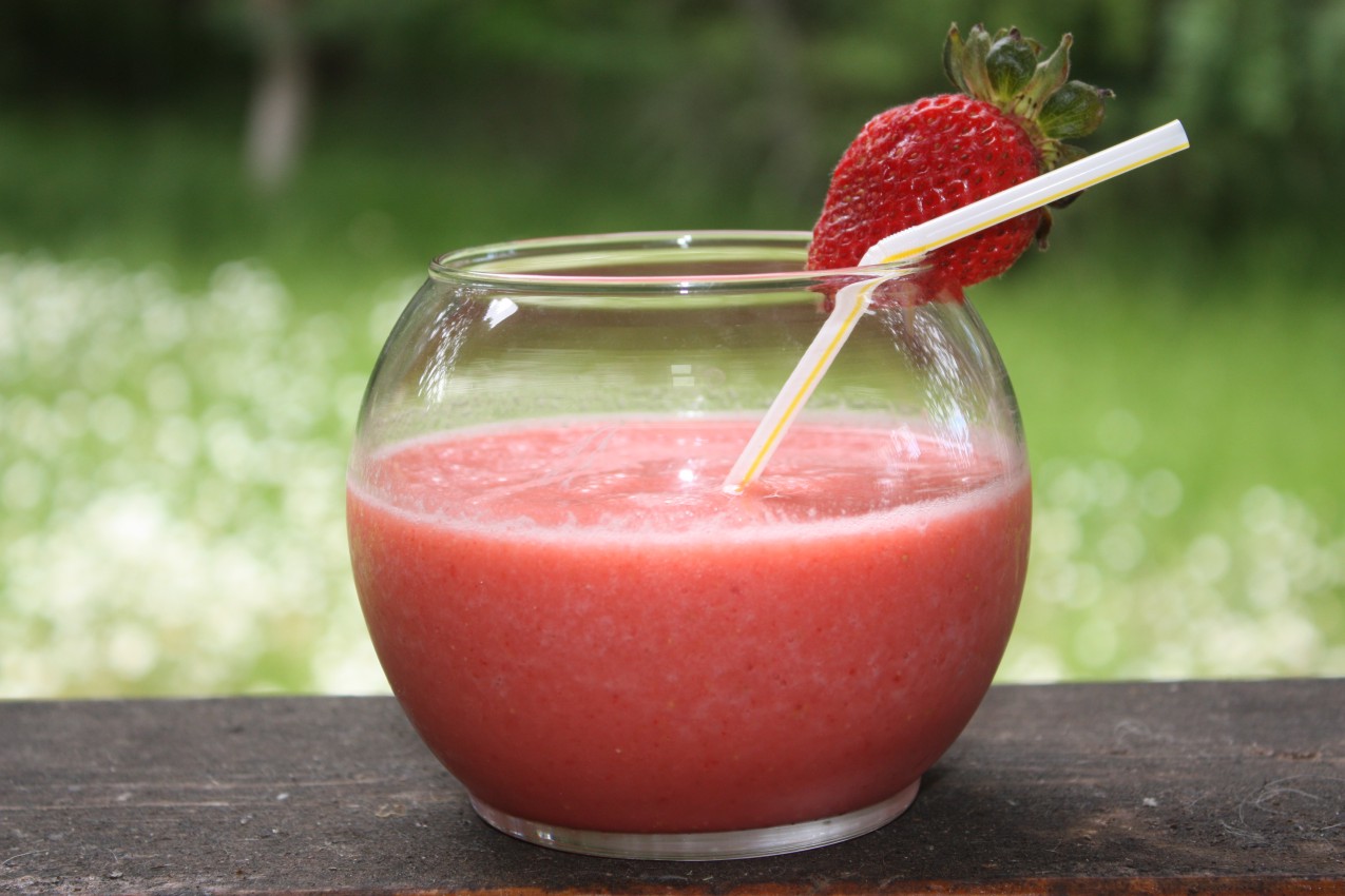 pass the peas, please: homemade strawberry julius