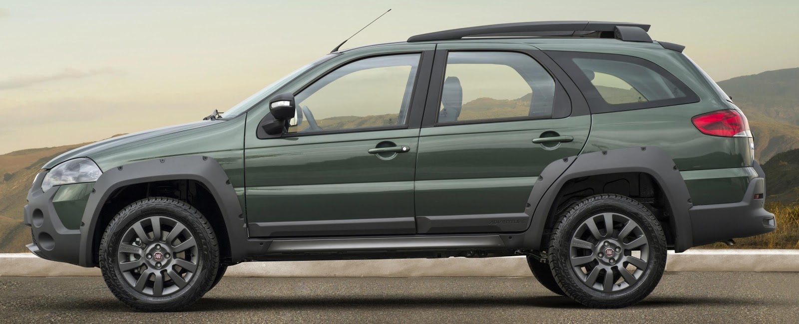 Fiat Weekend chega à linha 2017 com discretas novidades