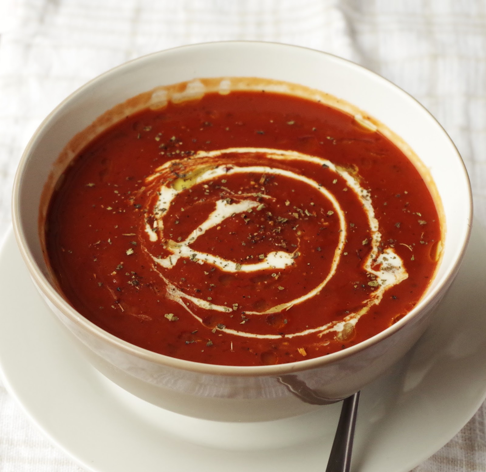 Rich and Creamy Tomato Soup |Euphoric Vegan