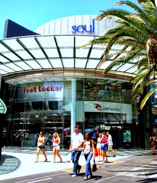 Eye in the Sky: Around Cavill Avenue on Surfer's Paradise (Gold Coast ...