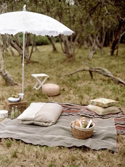 Roses and Rust: The Aesthete's Alphabet - P is for Picnics