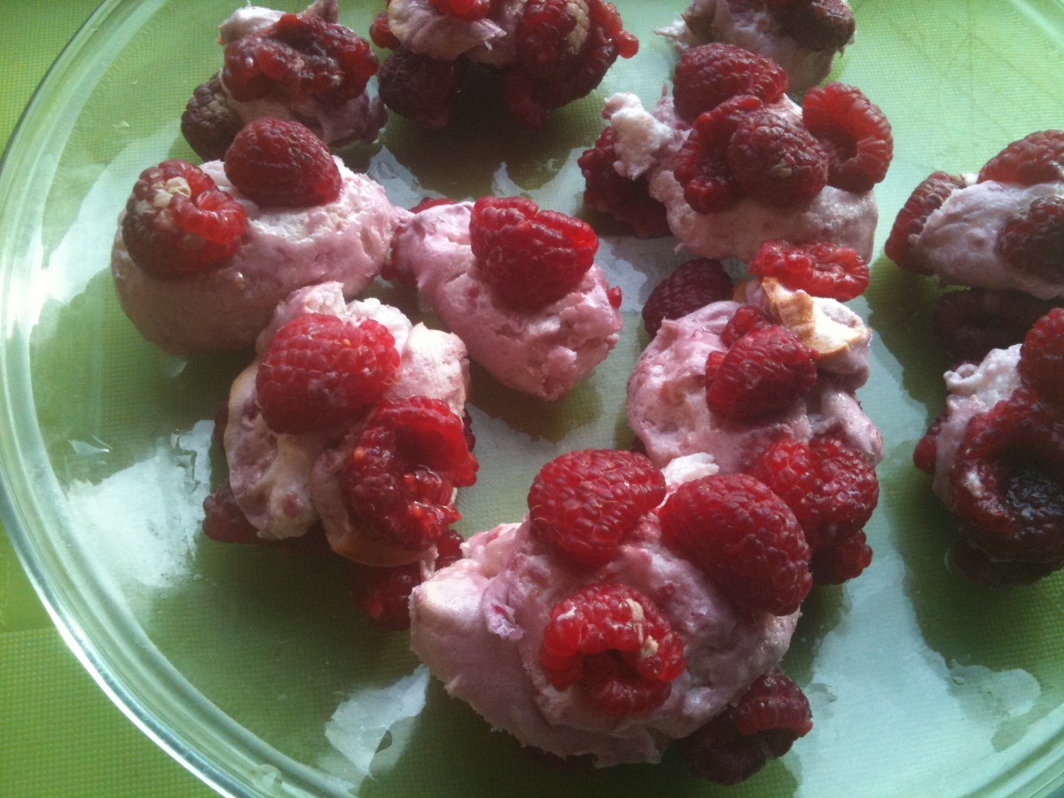 Oana's Food&Kitchen: Reteta: Bezele cu zmeura (reteta in 10 minute)