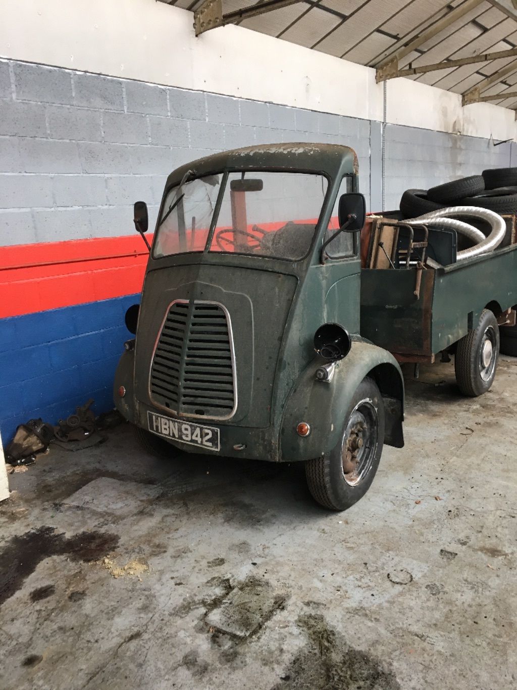 -=-Morris J Type Vans-=- : Bumper posting..