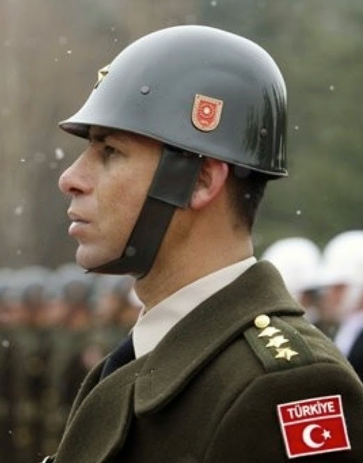 Mannie Gentile: Combat Helmets of the 20th Century: Turky M1 parade helmet