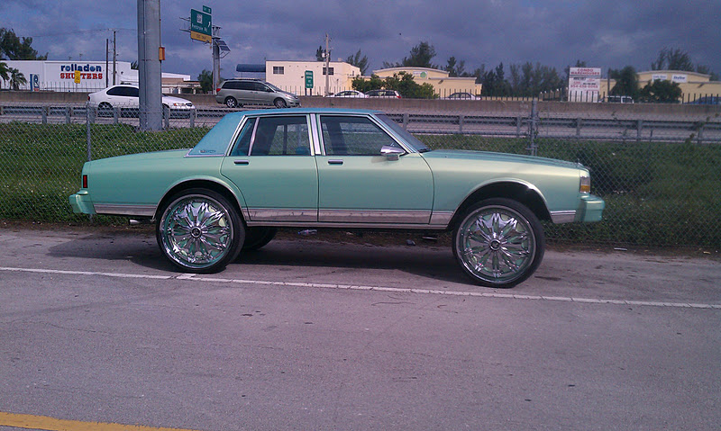 PHOTOGRAPHY BY MIAMIEARL: Box Chevy on 28" DUB Esinem Floaters