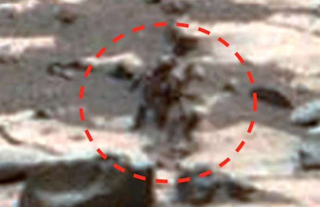 UFO SIGHTINGS DAILY: Two Alien Figures On Surface Of Mars In NASA Photo ...