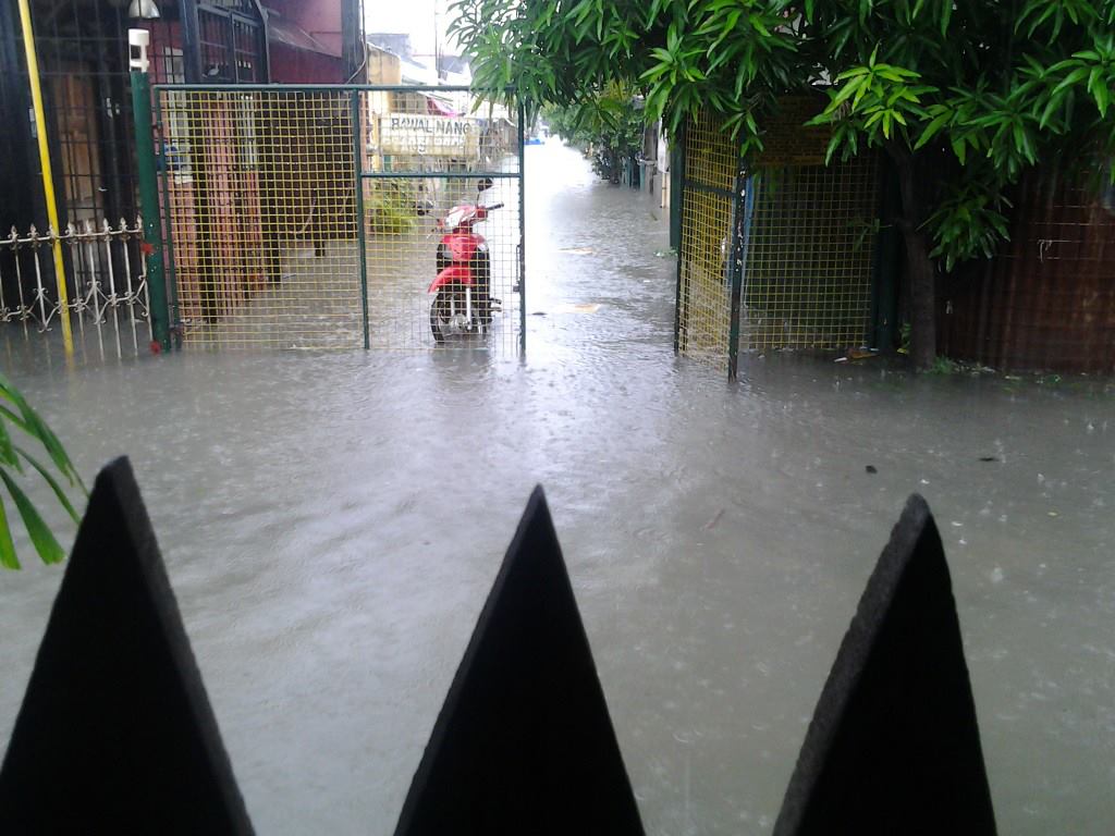 Sojourn, Education, Life: Photos: August 2013 floods, different areas ...