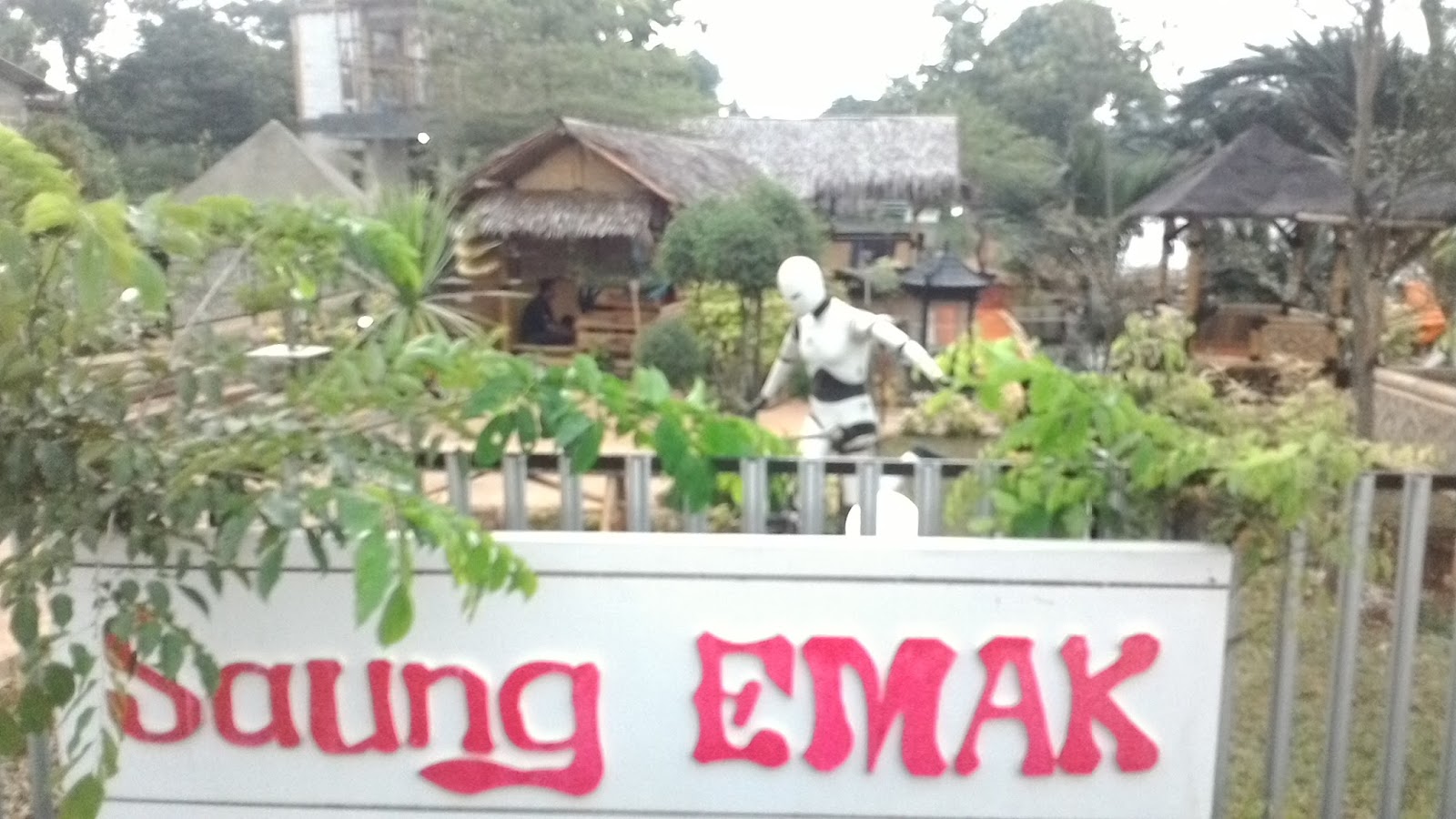 SAUNG EMAK | Saung apung di setu pengasinan - Berbagi tips dan trik terbaru