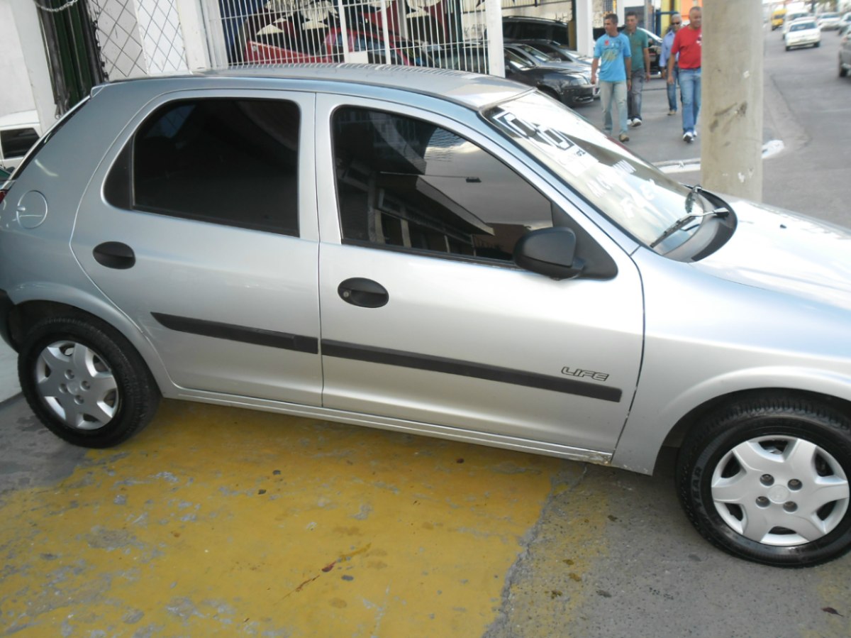 CARROS MULTIMARCAS: Celta LIFE 1.0 FLEX - R$ 16.900 - PRATA