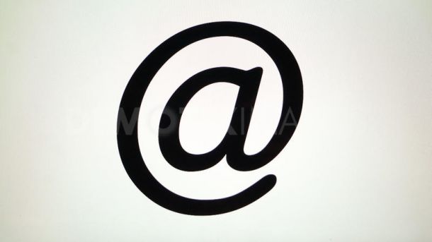 Massimiliano P. Sponzilli: @: Un’Icona Duplice