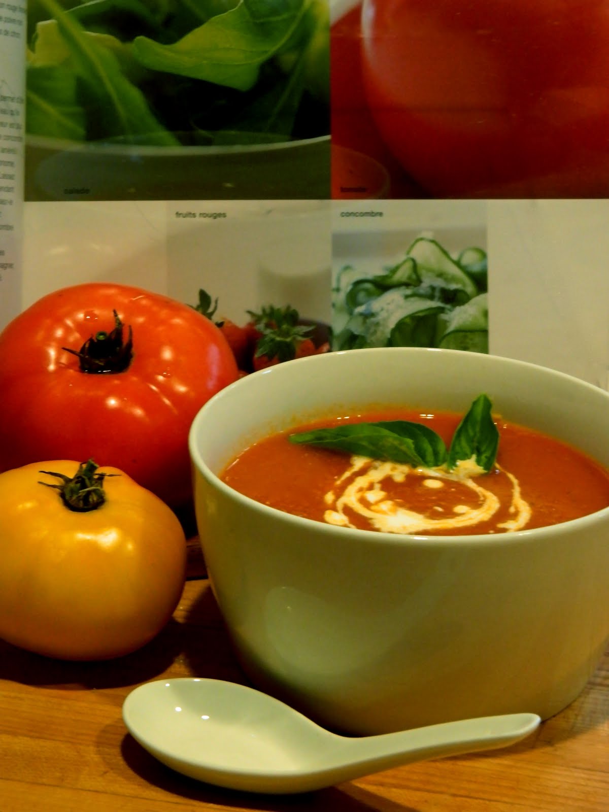Madame Anne aux fourneaux: Soupe aux tomates fraîches