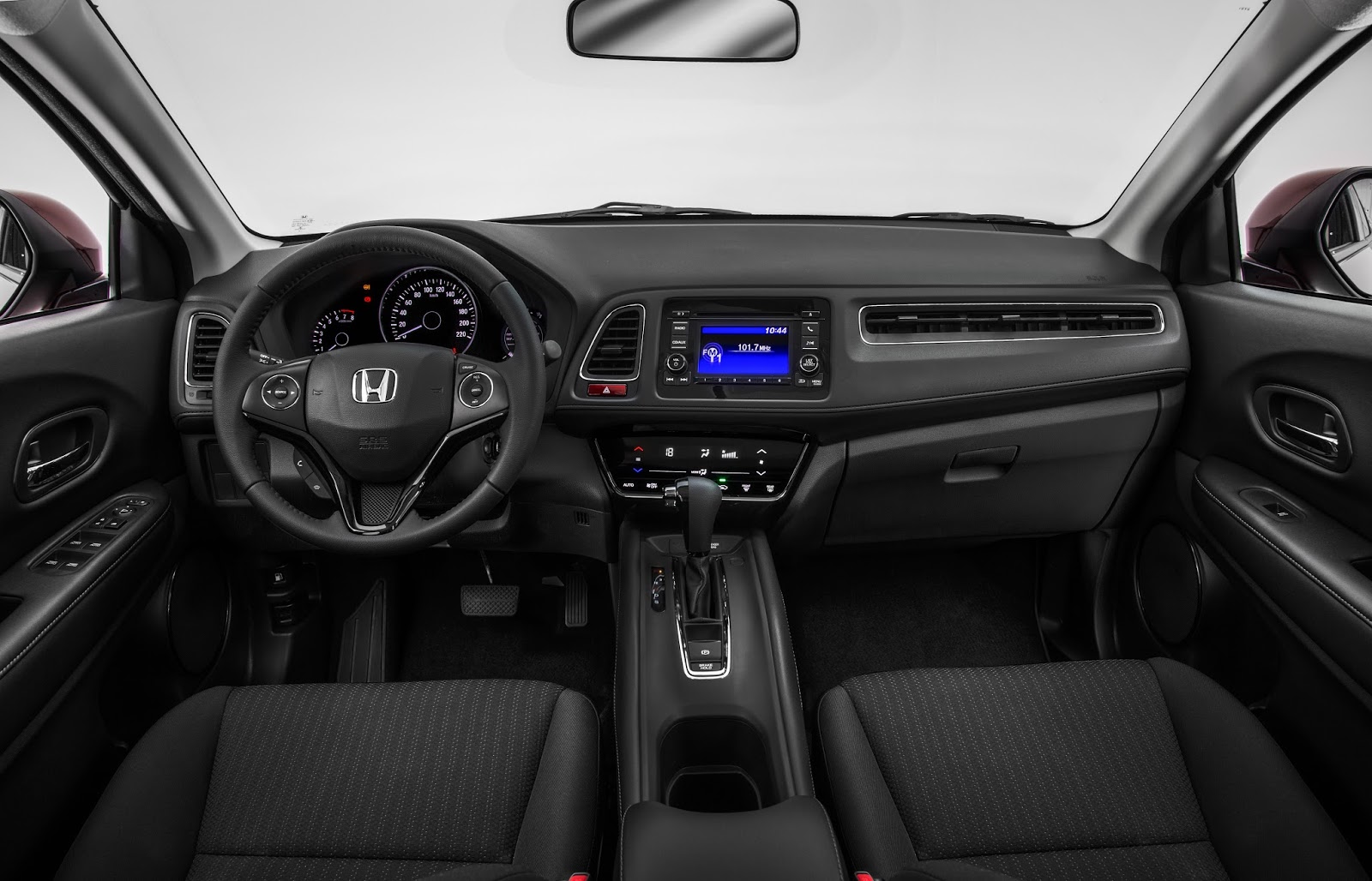 Honda HR-V e Fit chegam à linha 2017 com itens adicionais