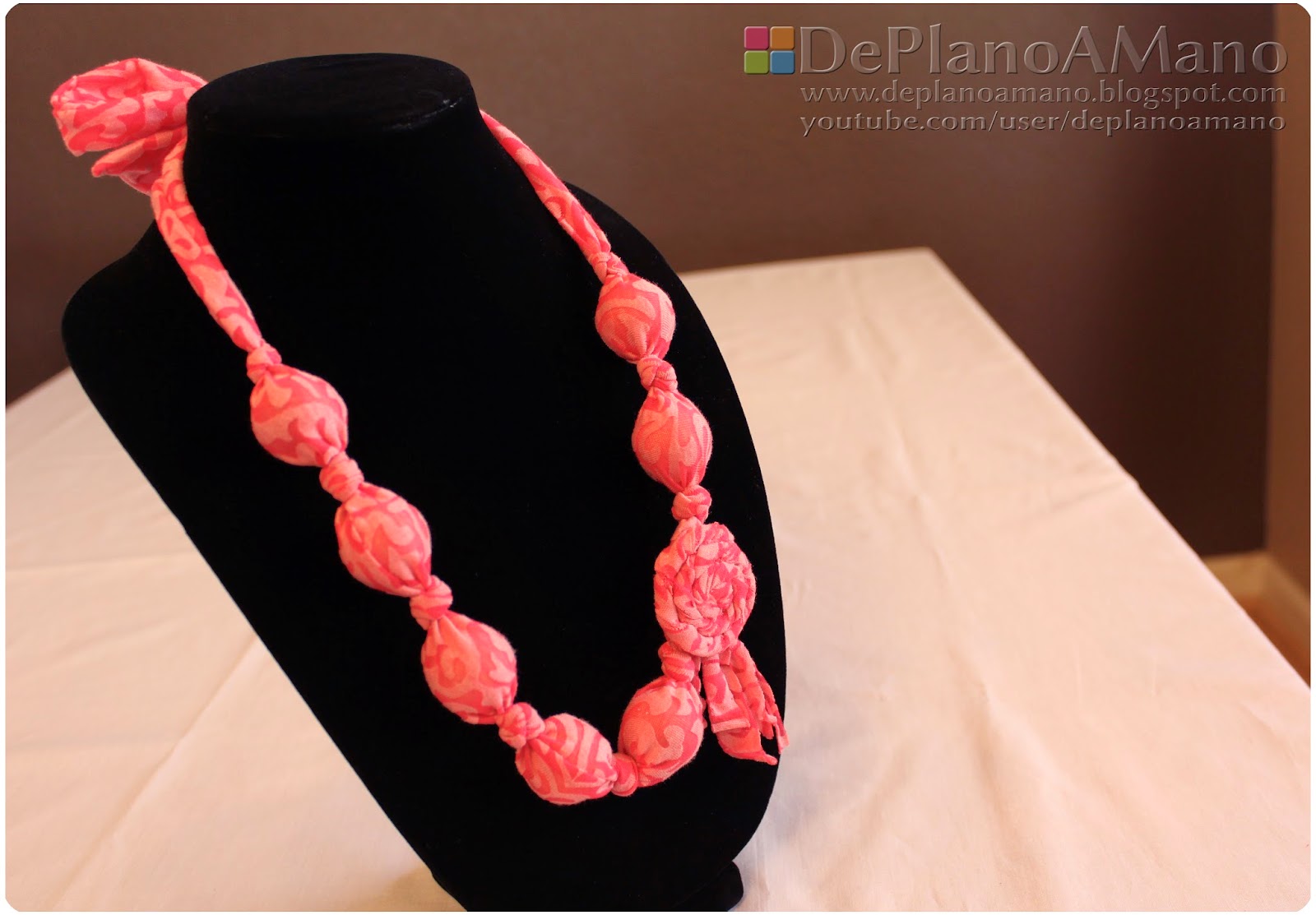 De Plano A Mano: Collares de Tela
