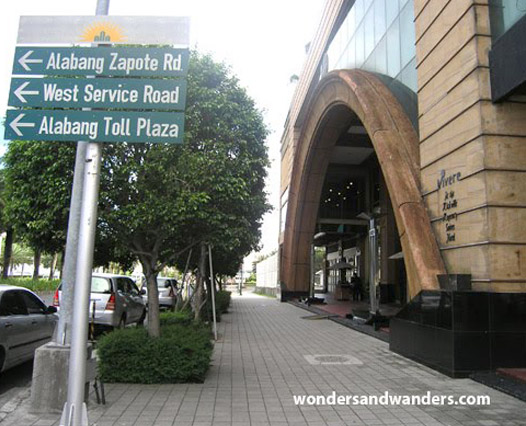 All about Elizabeth: Vivere Suites Sky Lounge Restaurant and Bar