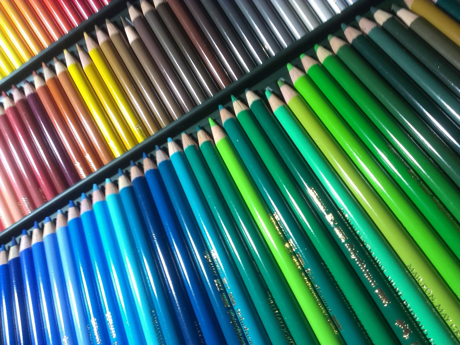 Polychromos. Pastelky na velký svátky.