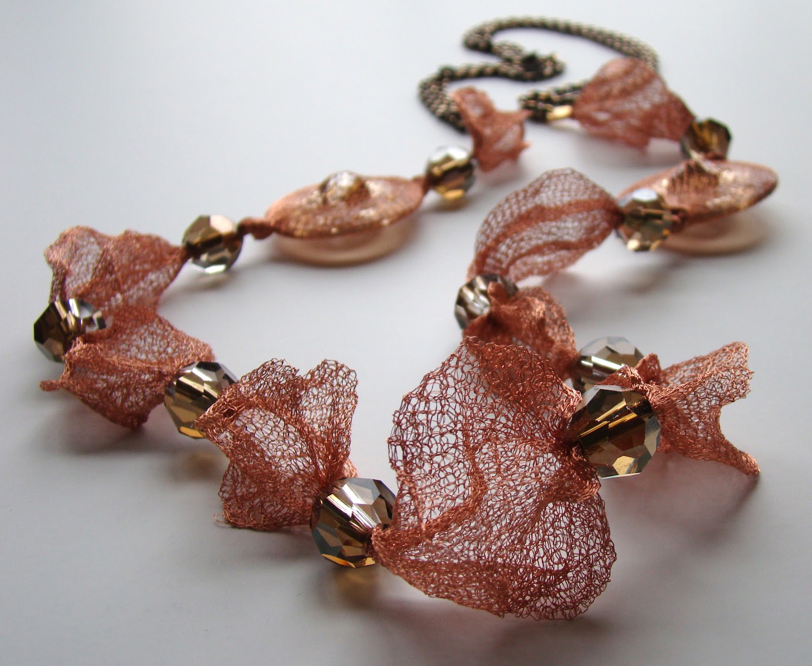 MODERN EXPRESSIONS: Artistic Wire mesh designs review