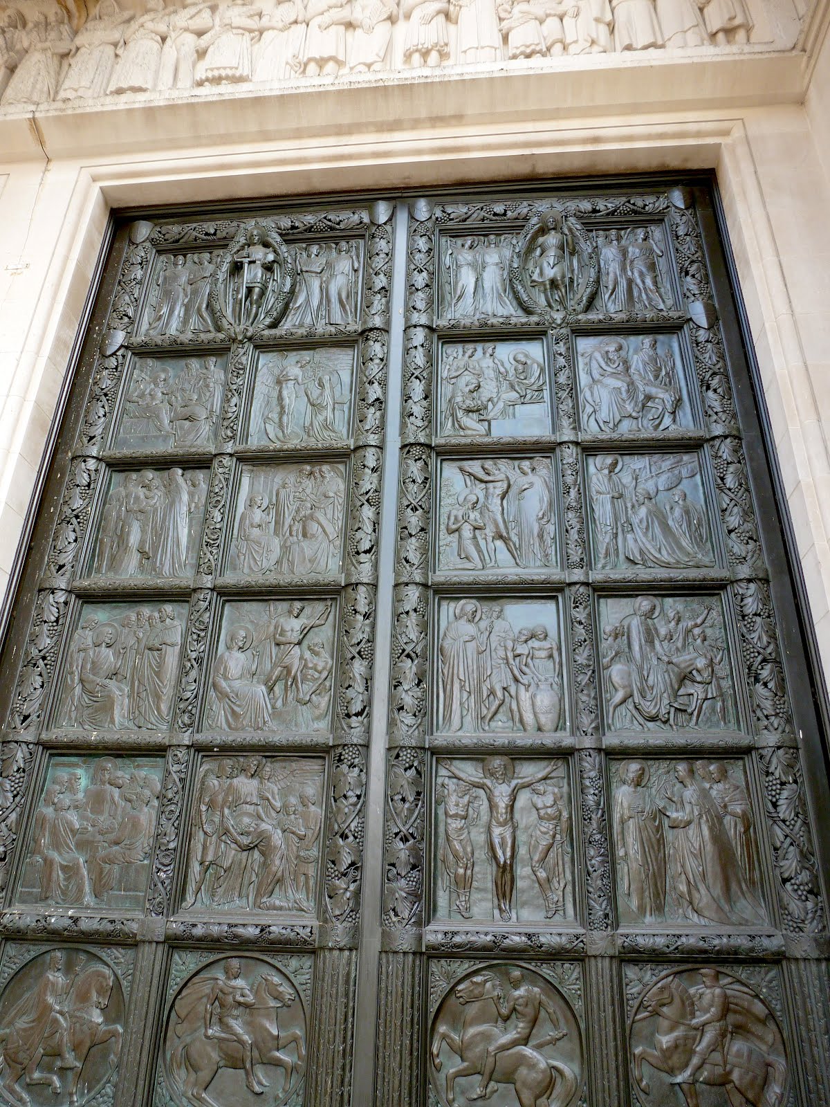 Counterlight's Peculiars: Visiting St. John the Divine With A Camera