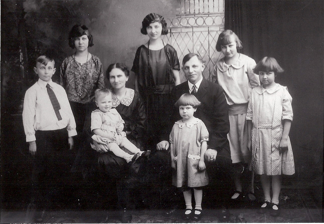 Rasmussen & Mikkelsen: Fred and Nina's Family