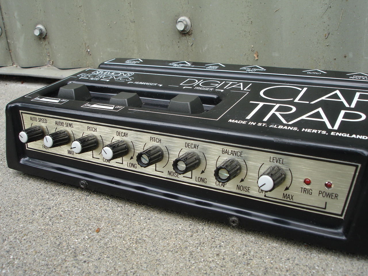 MATRIXSYNTH: SIMMONS CLAP TRAP DRUM SYNTH