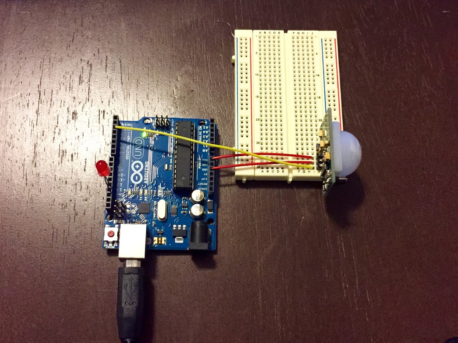 Crea una alarma de movimiento con Arduino. - Atomo Technologies
