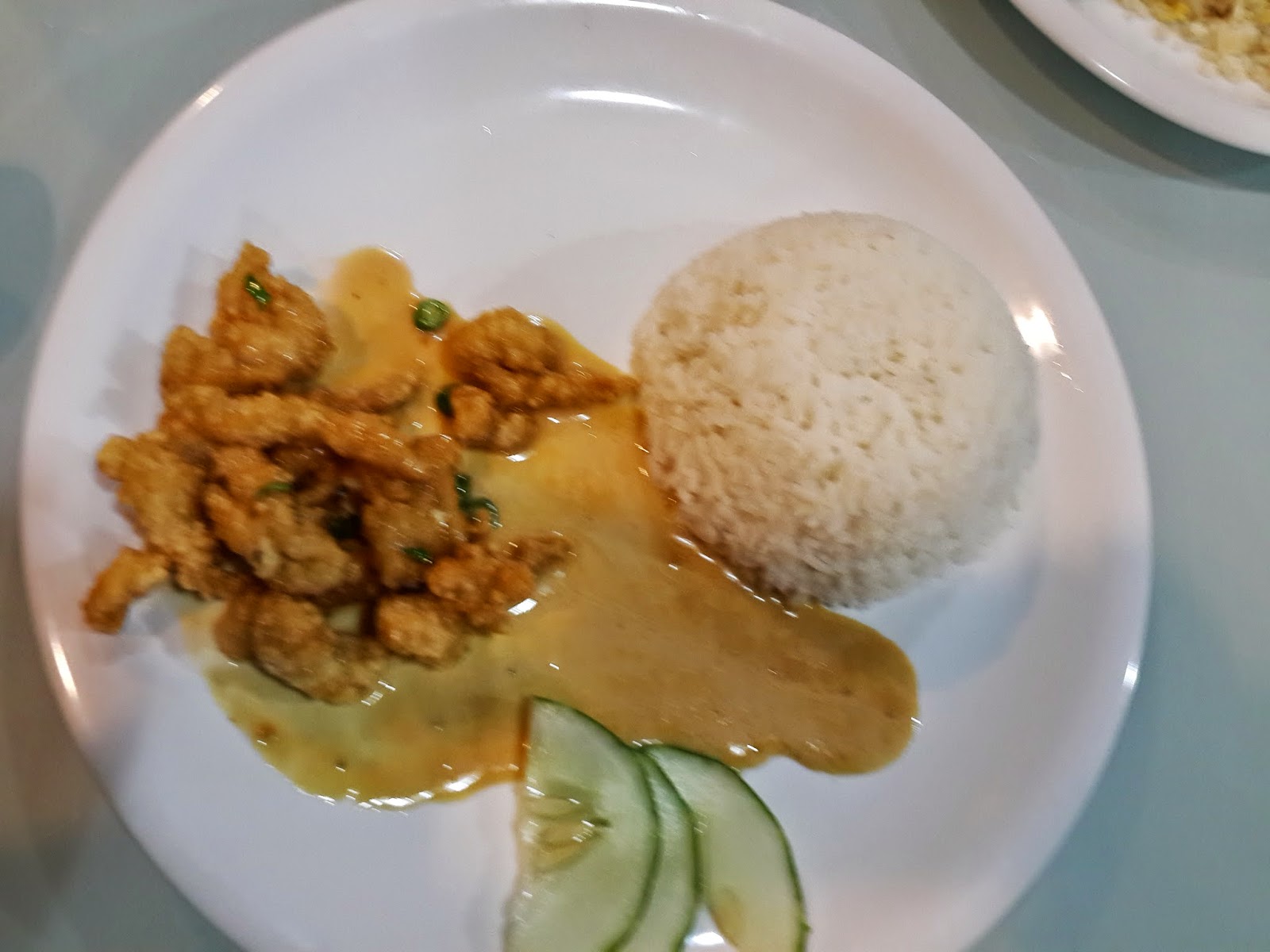 Interesting Corner of Me : Labuan Airport: S2 Café – White Furniture Cafe