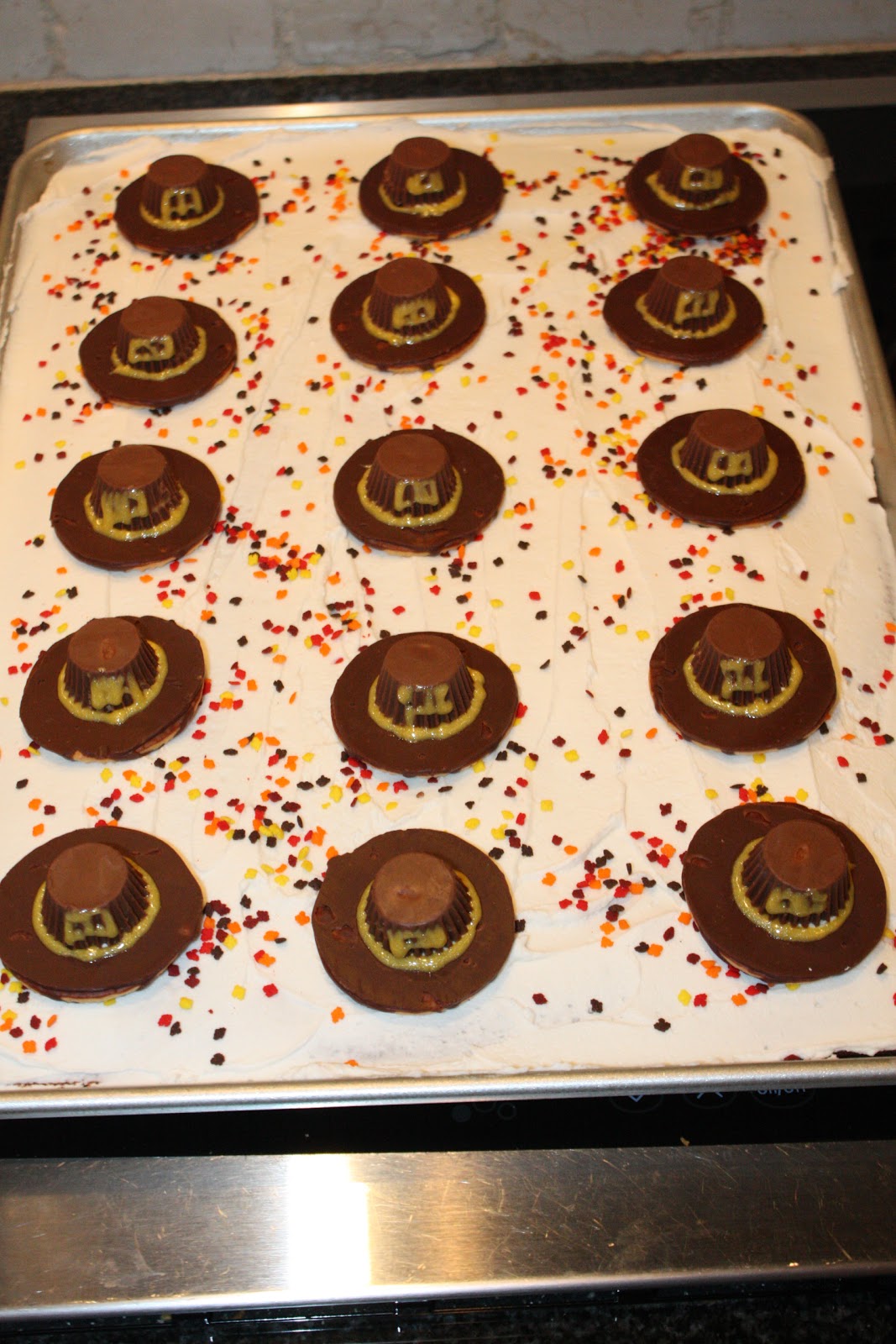 A Slice of Smith Life: Celebrate Thanksgiving with Pilgrim Hats and Cake!