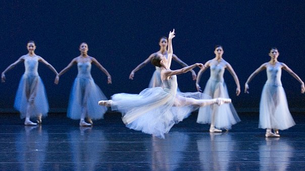 Balettikassi: Grand jeté