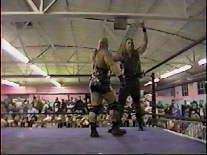ProWresBlog: ECW 12/27/1996 - Brian Lee vs Pitbull #2