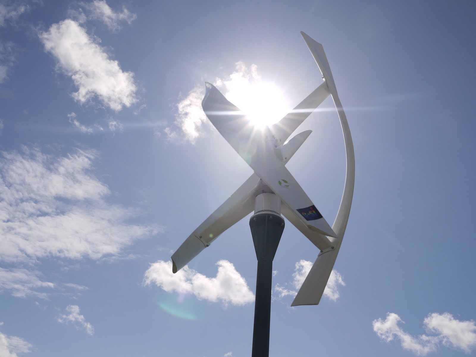 E-Si Blog: The Eddy GT Wind Turbine at the Vale Earth Fair music festival.