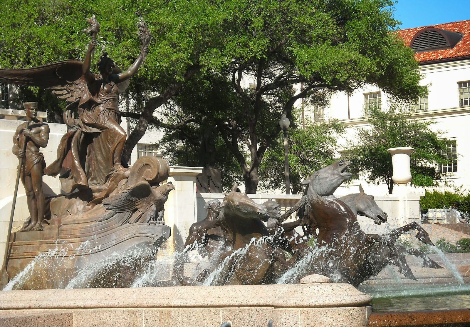 ABT UNK: Sentimental Sunday: Mom & Siblings at Littlefield Fountain in ...