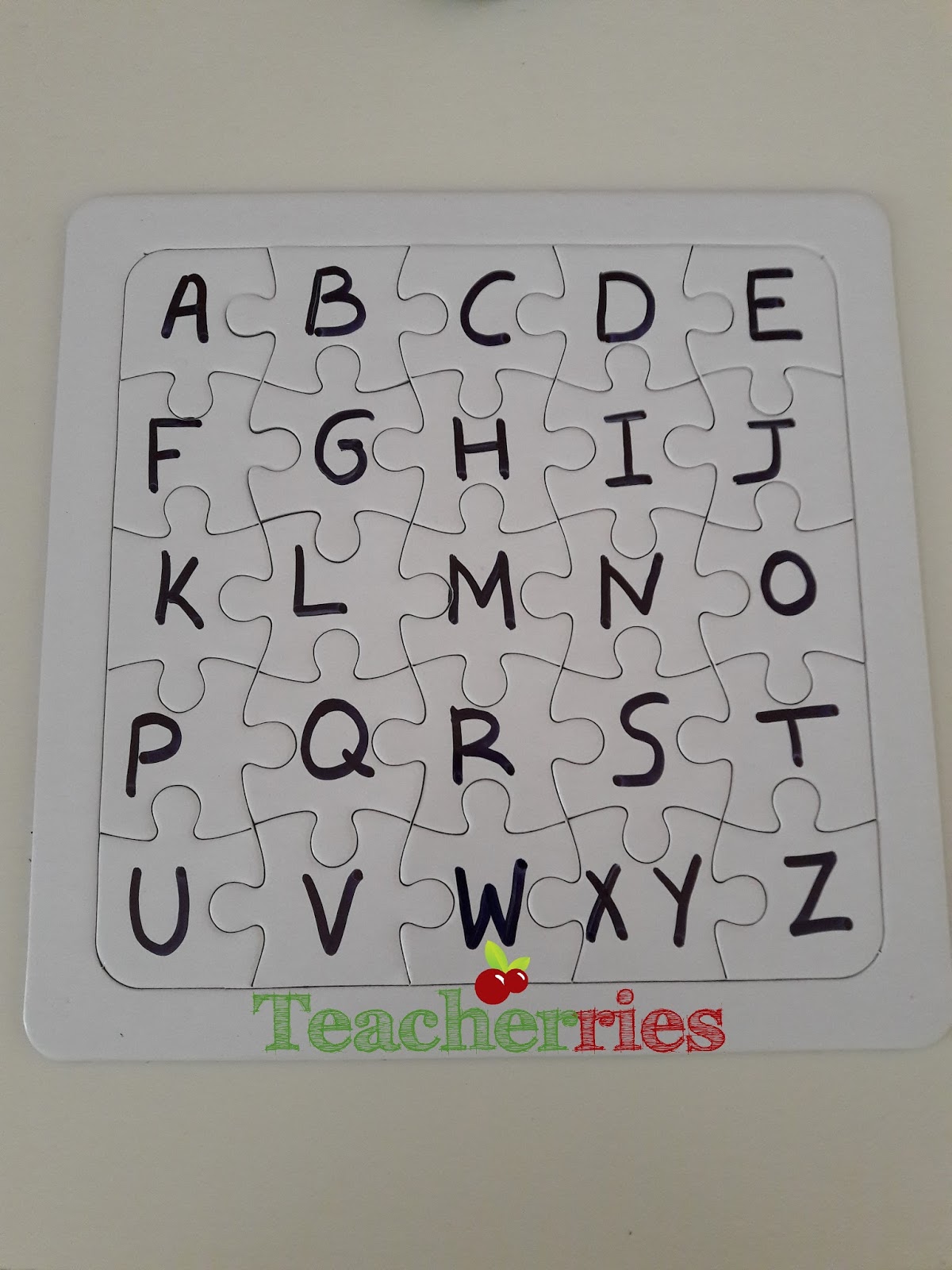 Teacherries: DIY Alphabet Puzzle!!!