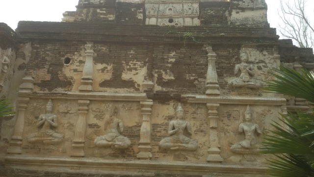 a blog about food, art, travel & more...: Wat Jed Yod or Ched Yod