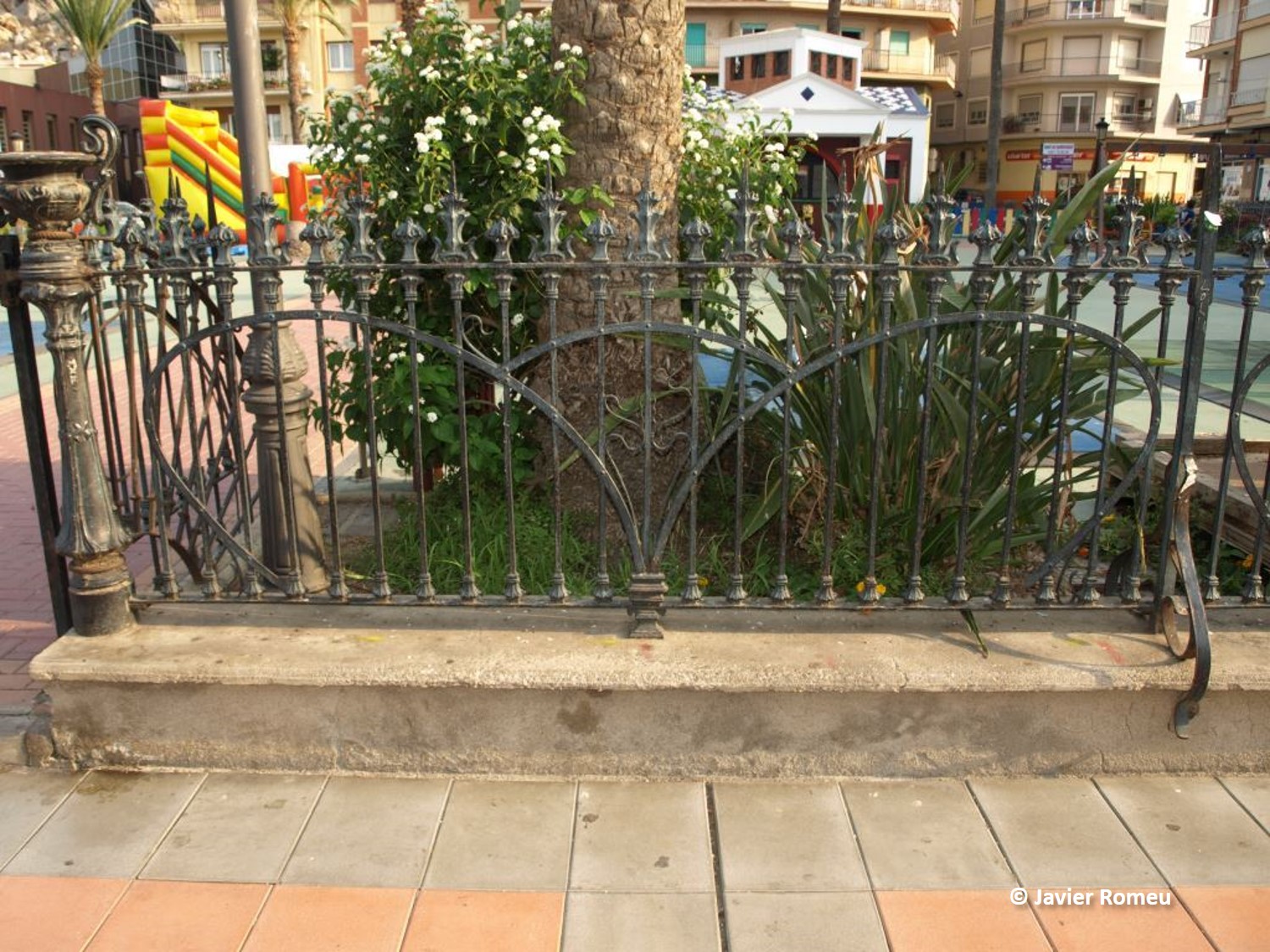 MODERNISMO y ART-DÉCO en la Región de Murcia: 63.- VERJA DE LA PLAZA DE ...