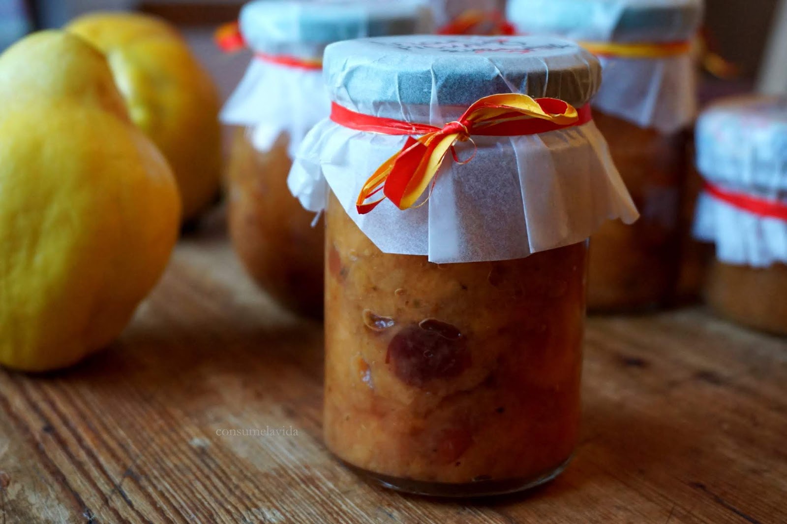 consumela czyli przez serce do żołądka: Korzenny czatnej z pigwy